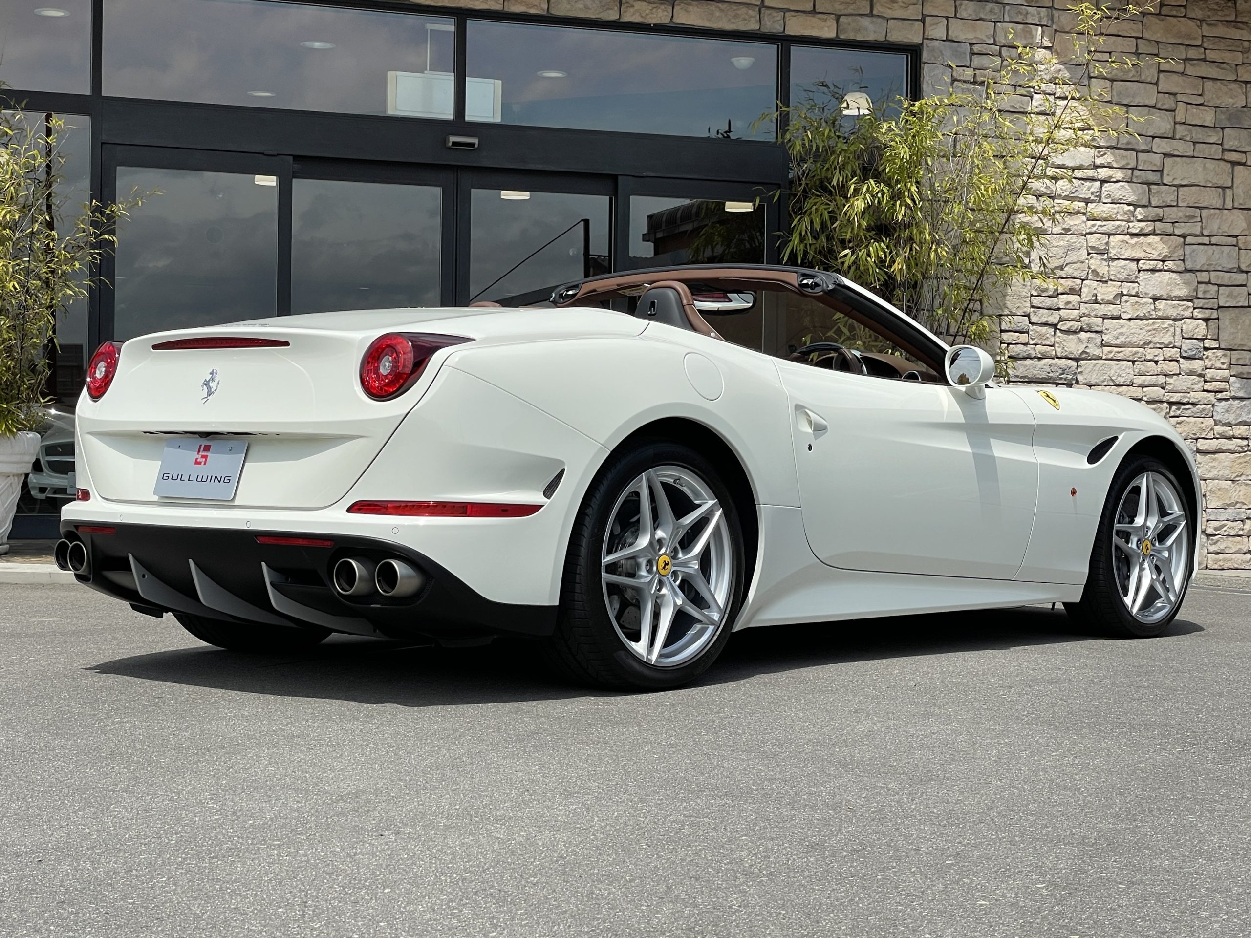 2017 Ferrari CaliforniaT | GULLWING（ガルウィング）− 愛媛 今治・松山を拠点に全国へ高品質な輸入車を販売。